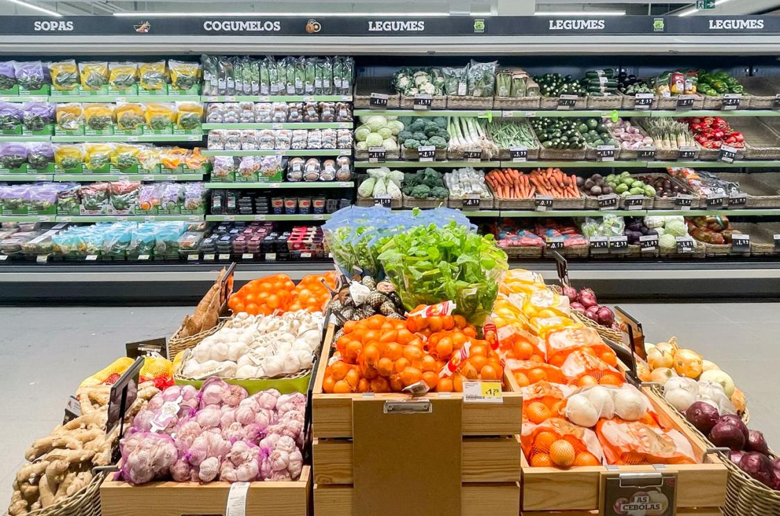 Continente Modelo chooses Epta supermarket display refrigerators | Epta ...